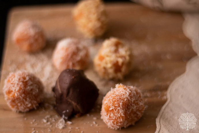 Bolitas de batata con coco y almendra - Carmina en la Cocina